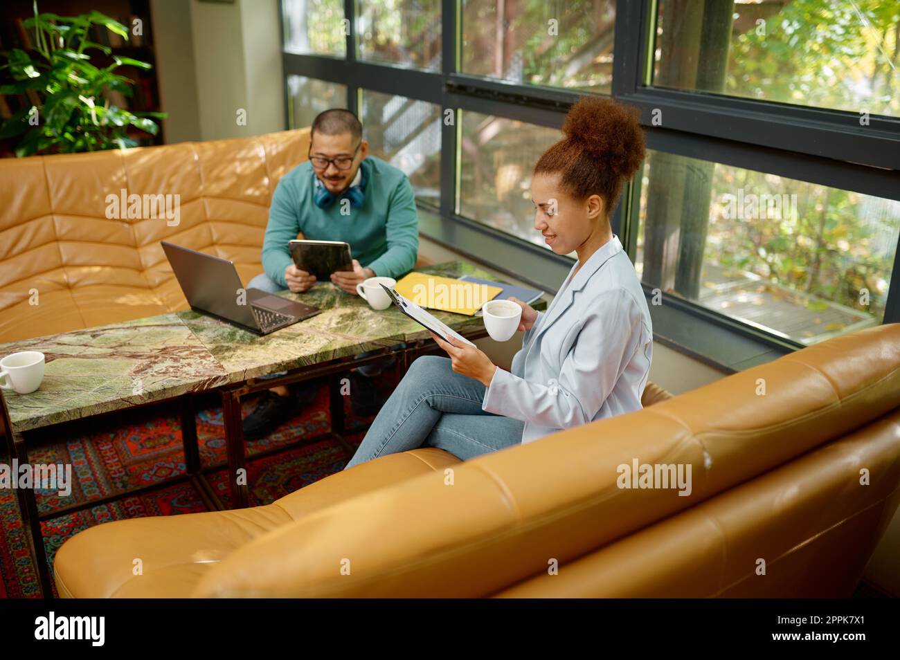 Business on laptop shows hi-res stock photography and images - Alamy