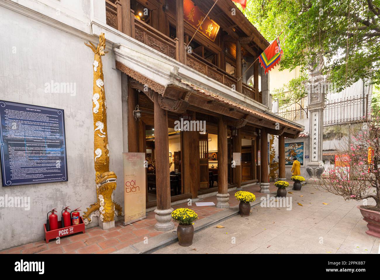 King Le Thai To's Temple in Hanoi, Vietnam Stock Photo - Alamy