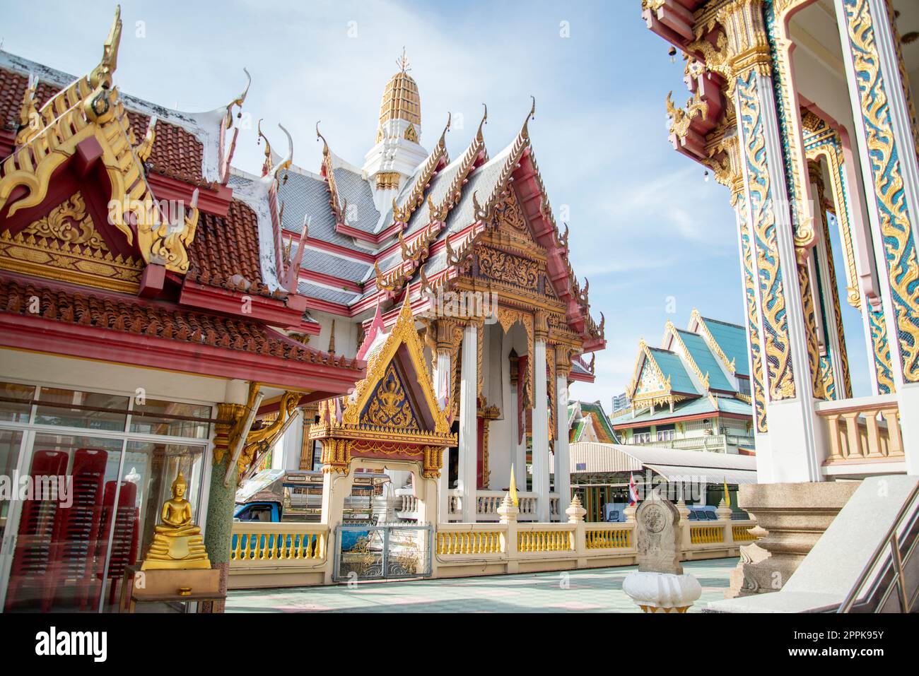 THAILAND SIRACHA WAT SI MAHA RACHA Stock Photo - Alamy