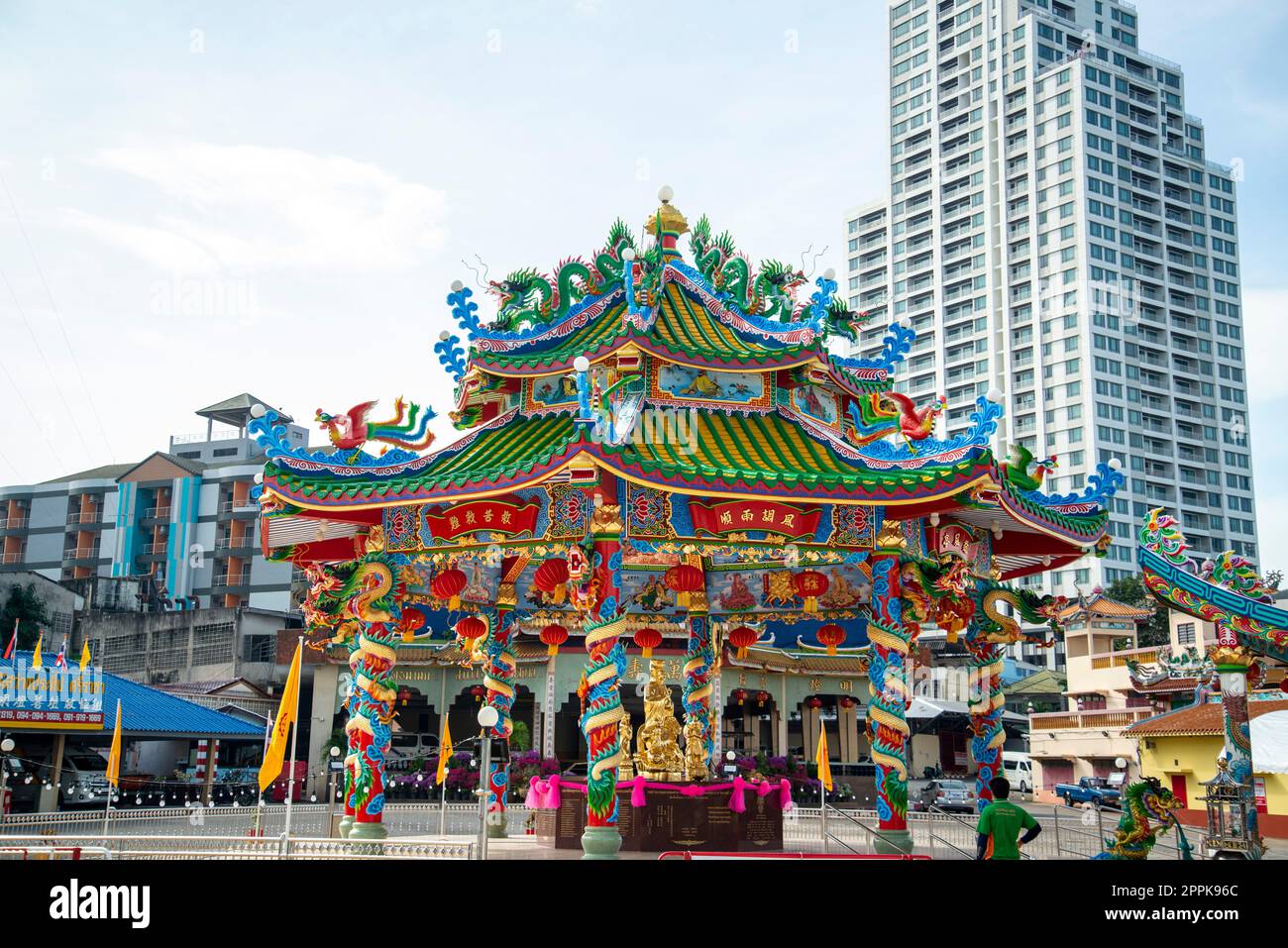 THAILAND SIRACHA WAT SWANG PRATEEP TAMMASATAN Stock Photo - Alamy