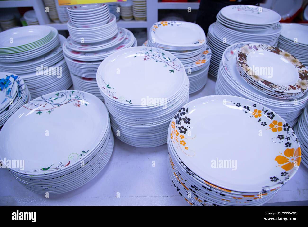 Dishware hi-res stock photography and images - Alamy