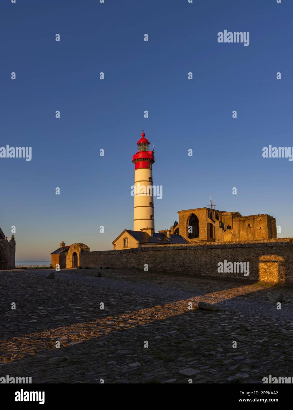 Saint-Mathieu Lighthouse, Pointe Saint-Mathieu in Plougonvelin ...