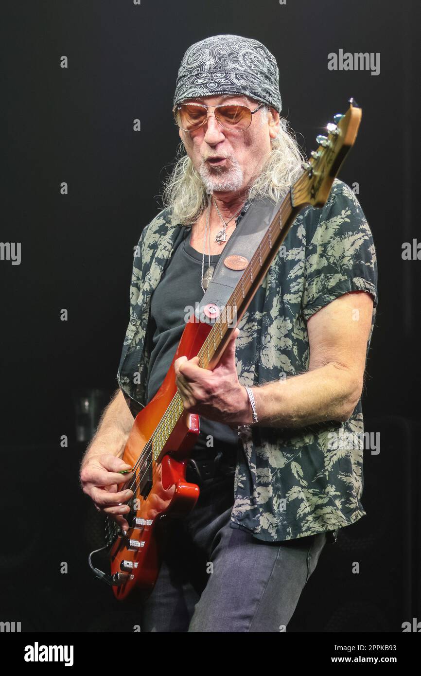 PR - CURITIBA - 04/23/2023 - CURITIBA, DEEP PURPLE SHOW - Roger Glover ...