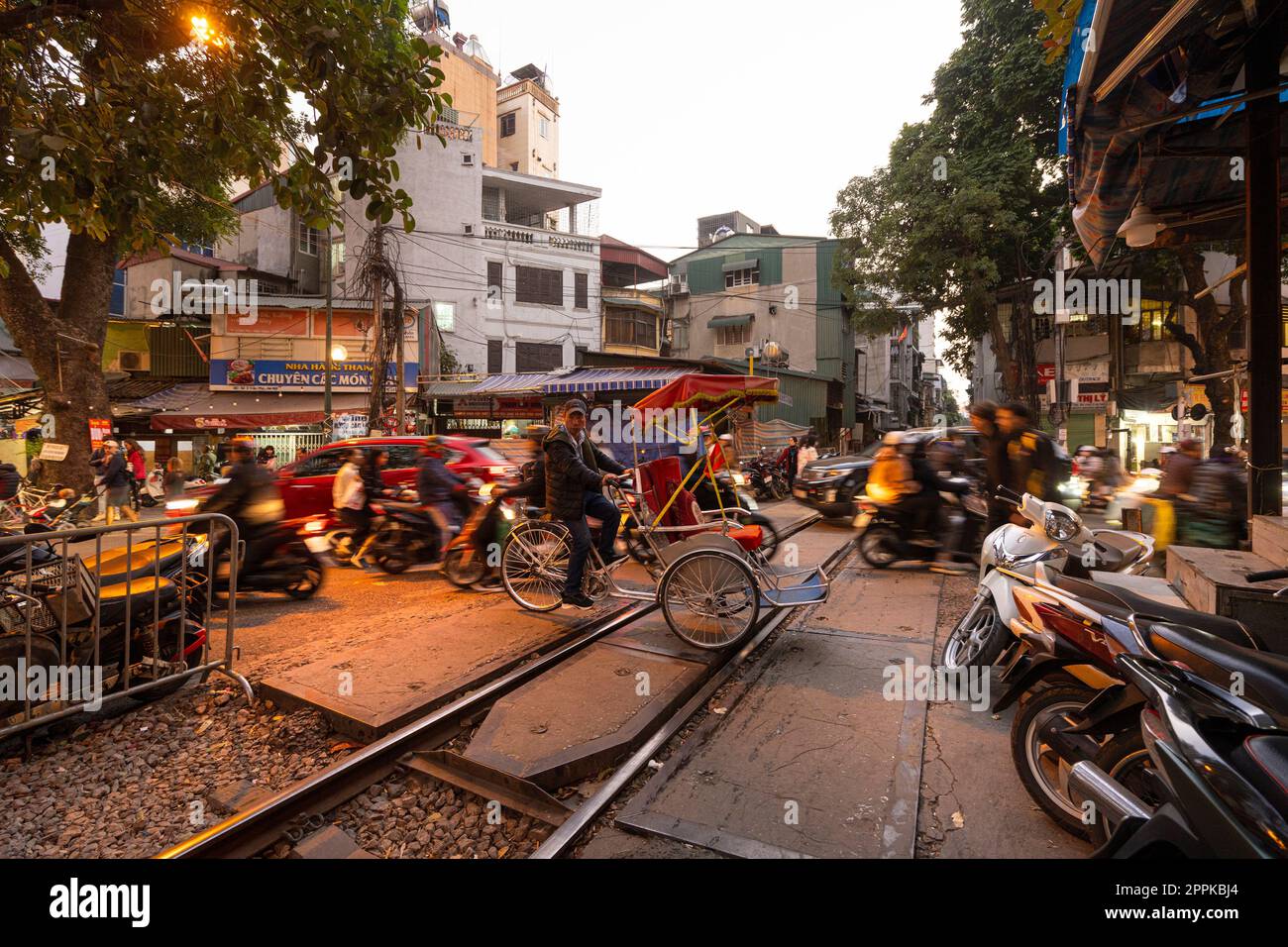 Hanoi train street in the city center Stock Photo - Alamy