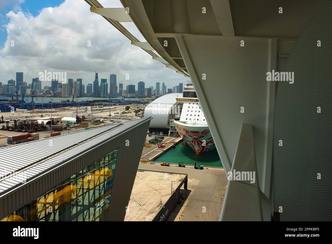 NCL Norwegian Cruise Liner Terminal Miami Stock Photo - Alamy