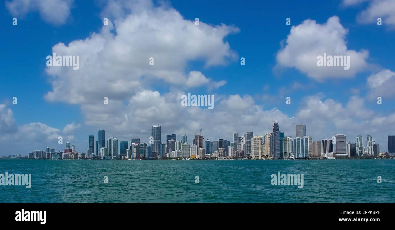 Bayside in downtown miami hi-res stock photography and images - Alamy