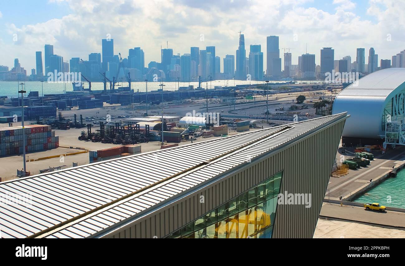 Modern cruise ship terminal hi-res stock photography and images - Alamy