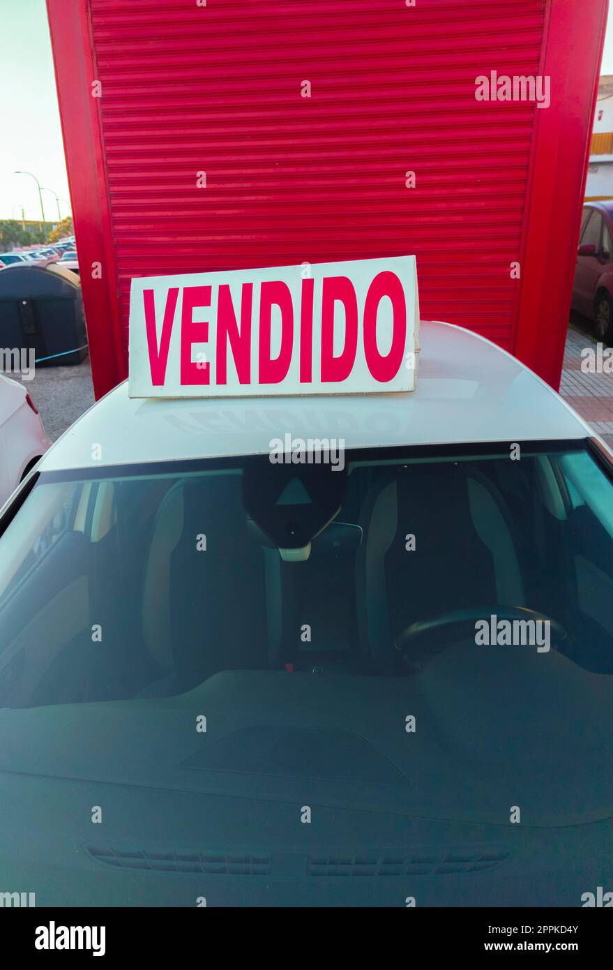 Car sold sign hi-res stock photography and images - Alamy