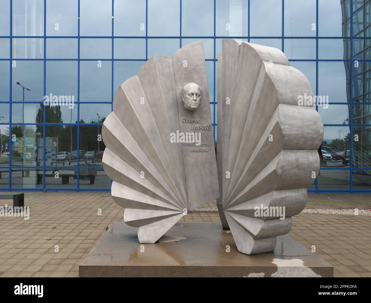 Bratislava monument memorial sculpture hi-res stock photography and ...