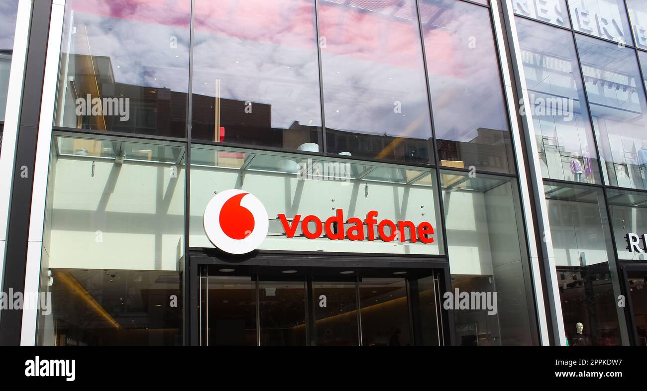 Store call hi-res stock photography and images - Alamy