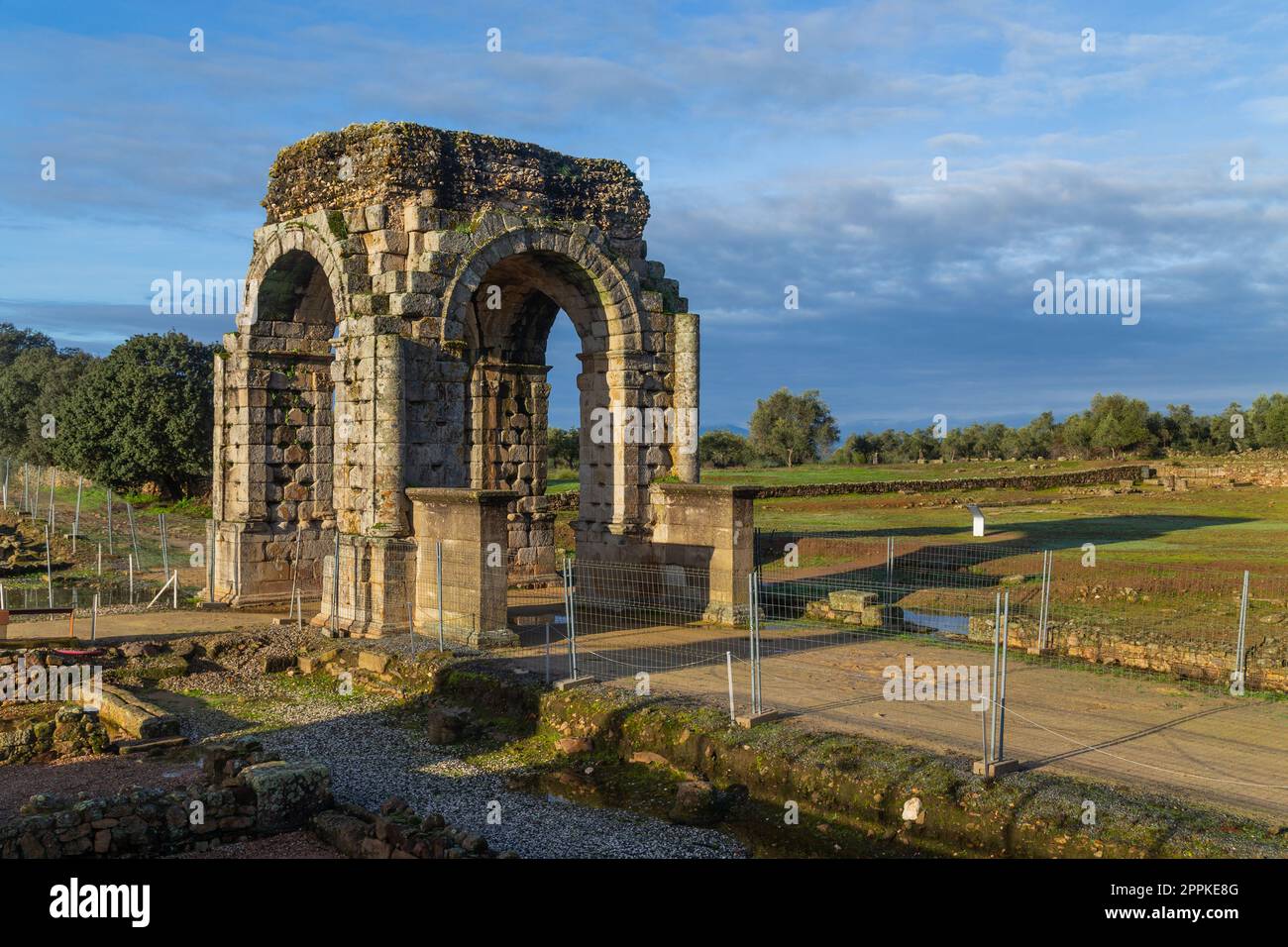 Roman arch of caparra hi-res stock photography and images - Alamy