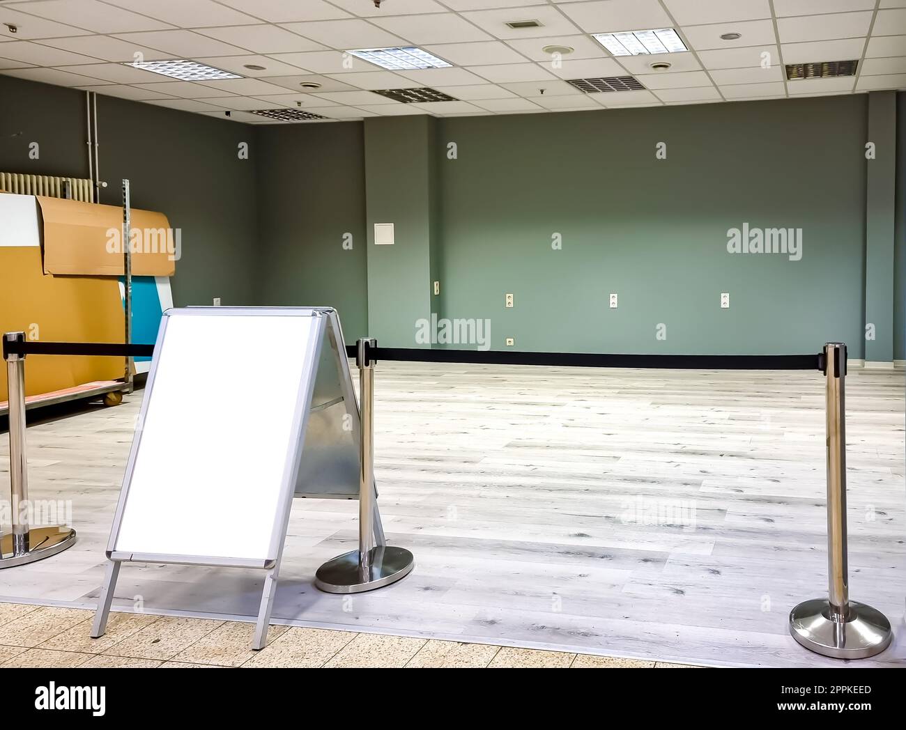 Commercial retail rental space hi-res stock photography and images - Alamy