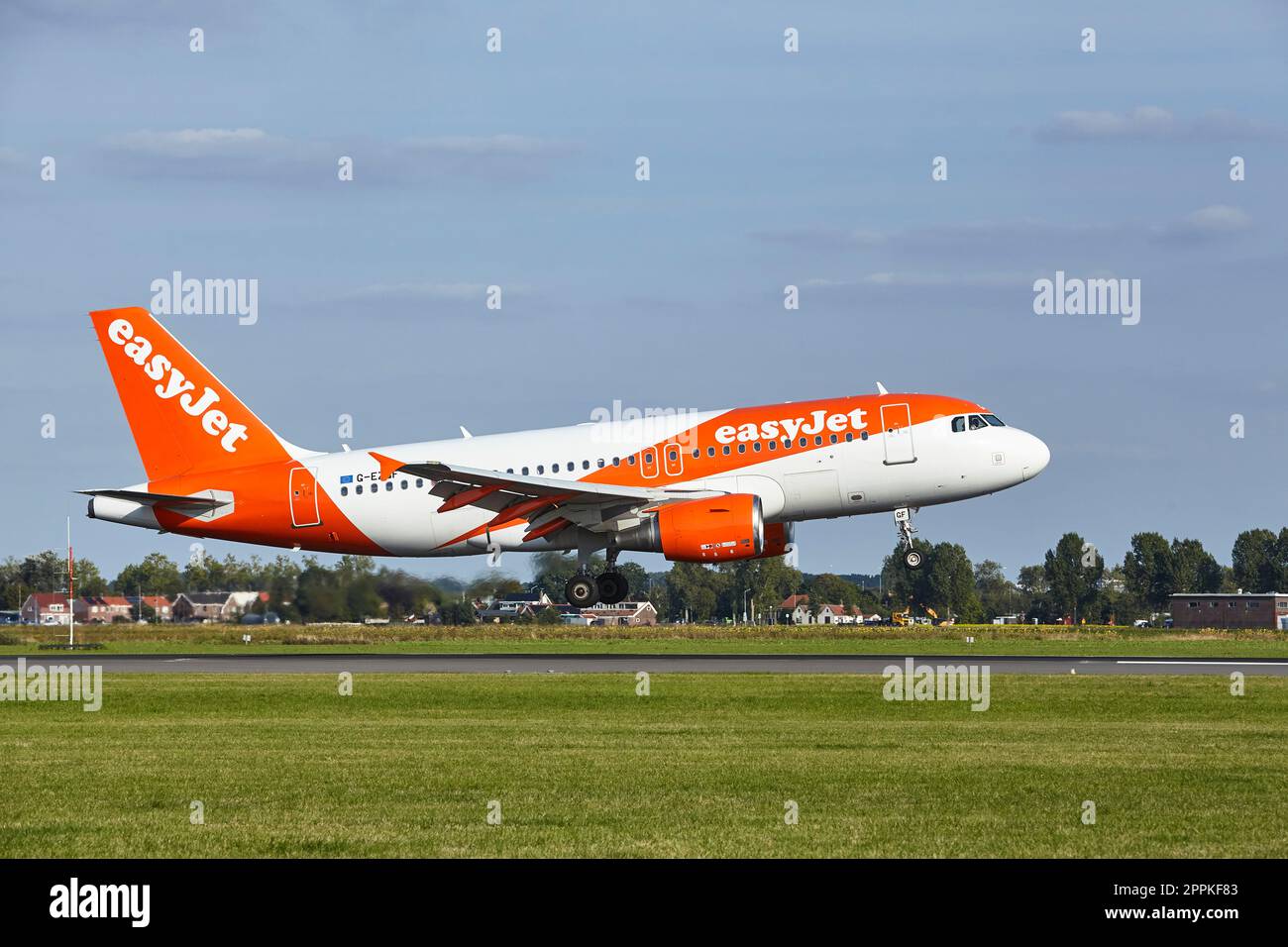 Amsterdam Airport Schiphol - Airbus A319-111 of easyJet lands Stock ...