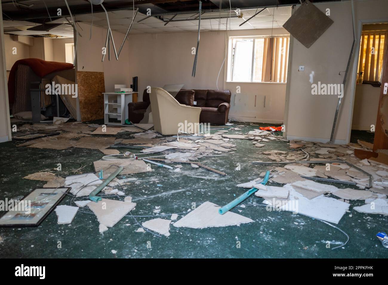 Derelict office uk hi-res stock photography and images - Alamy