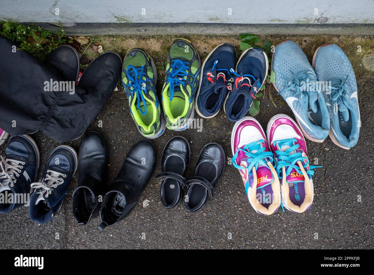 Recycling shoes hi-res stock photography and images - Alamy