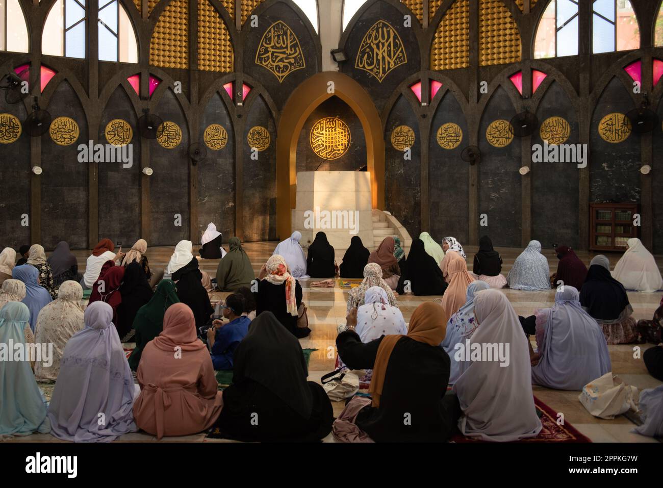 Muslim worshippers gather, perform Eid al-Fitr (01 Shawwal 1444 ...