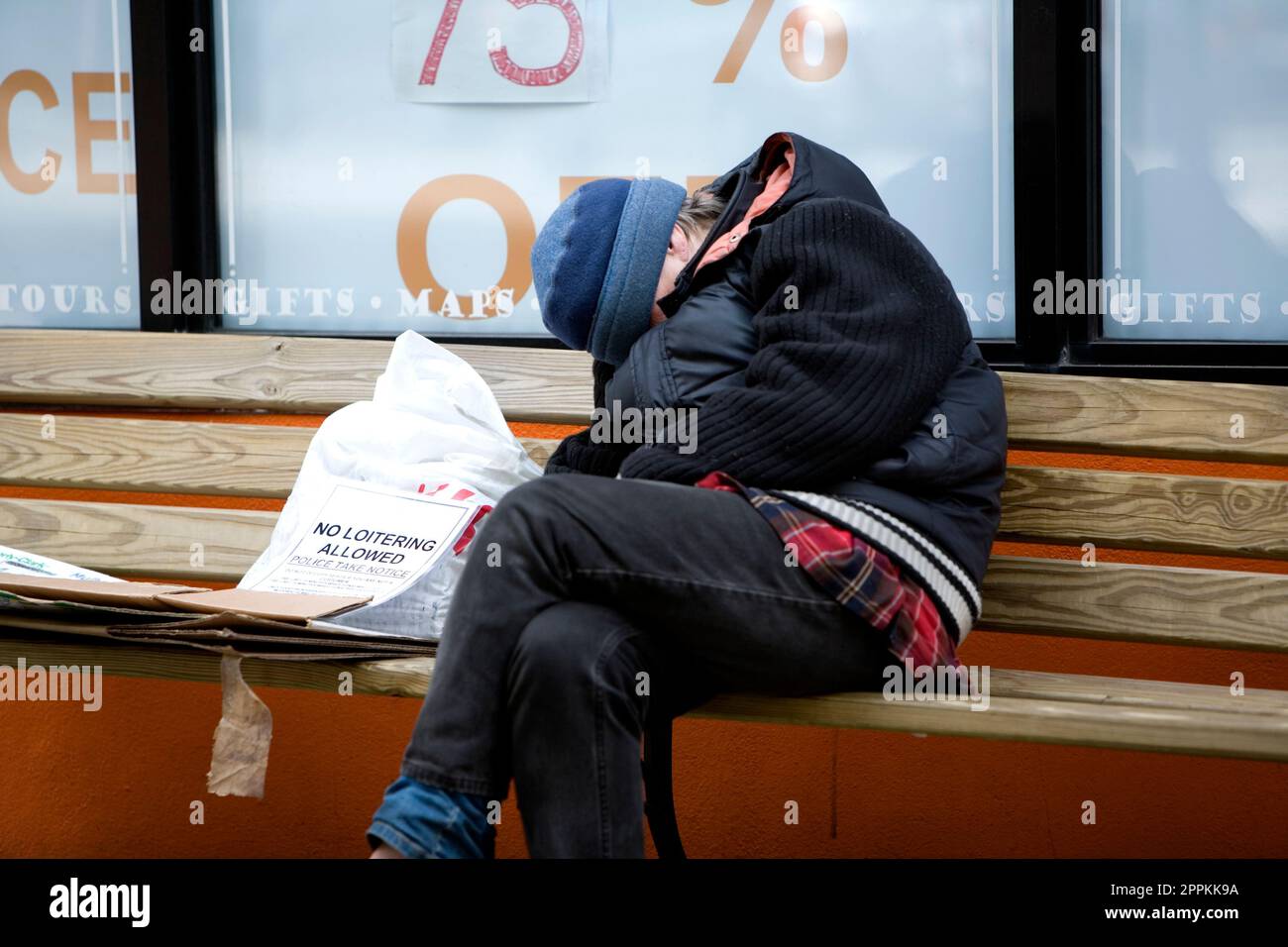 Homelessness tramps hi-res stock photography and images - Alamy