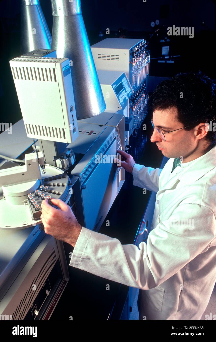 Environmental tests hi-res stock photography and images - Alamy