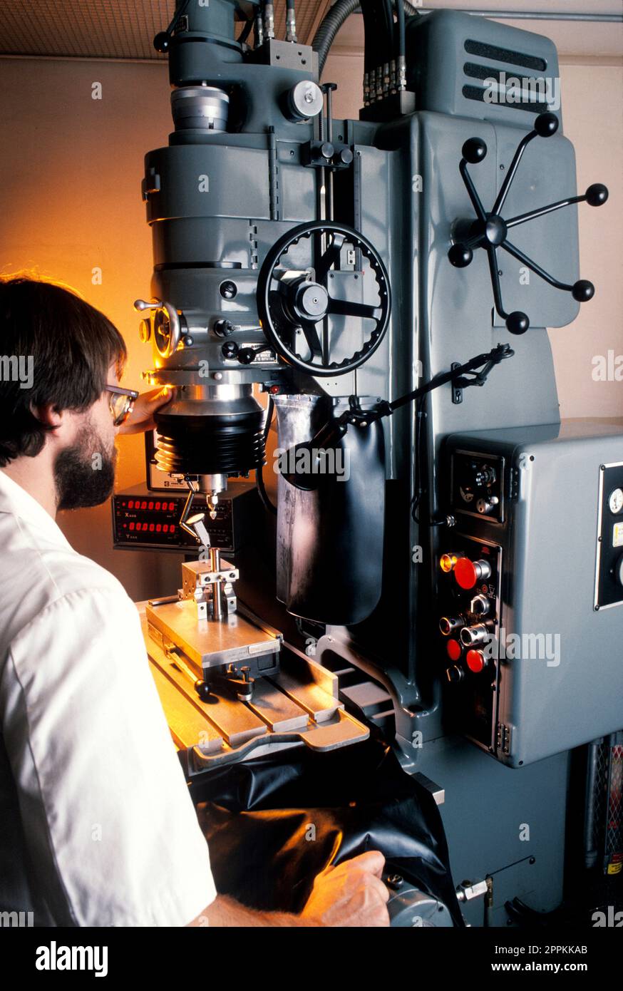 Vertical boring machine hi-res stock photography and images - Alamy