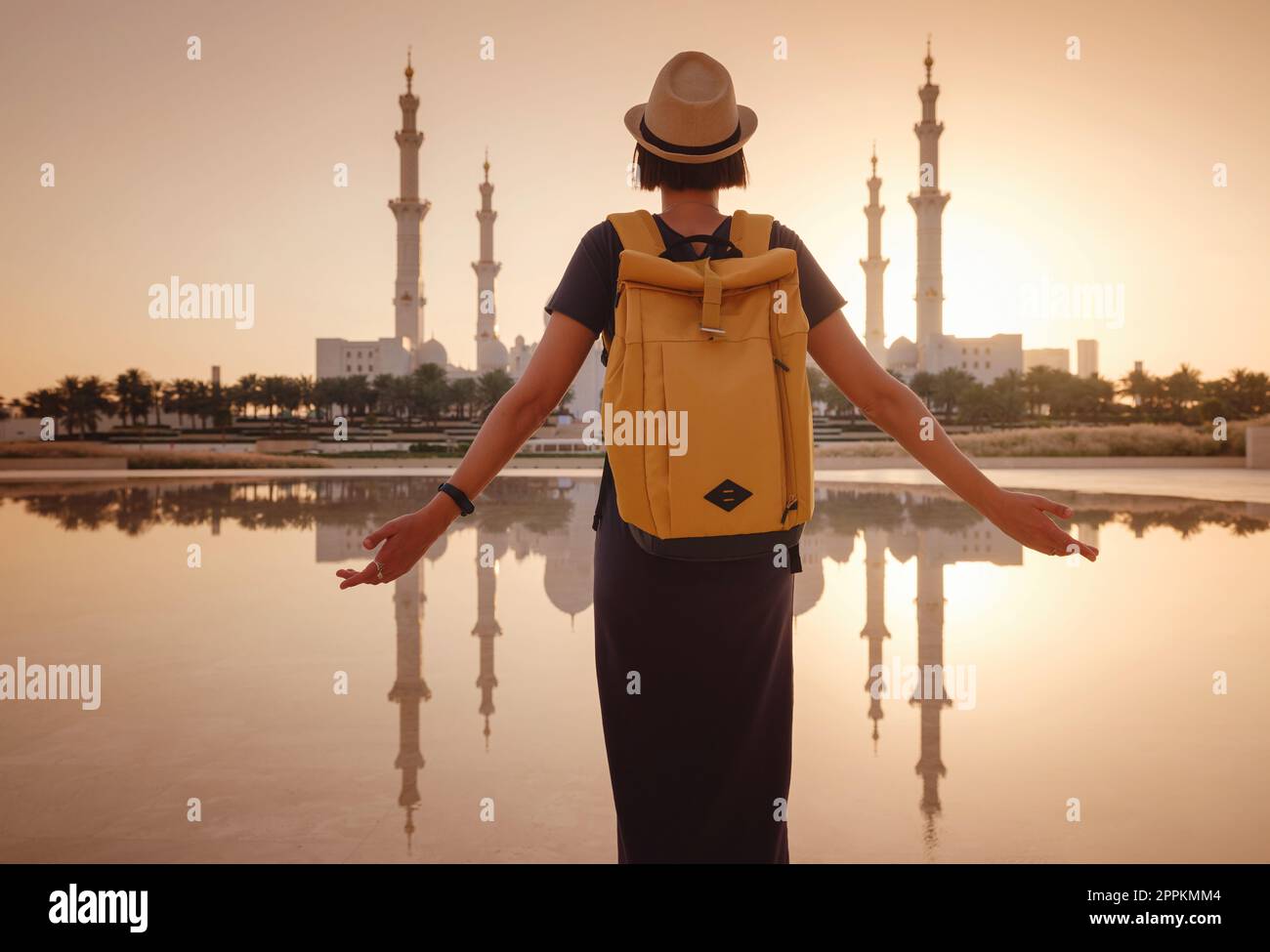 travel to the United Arab Emirates, Happy young asian female traveler ...