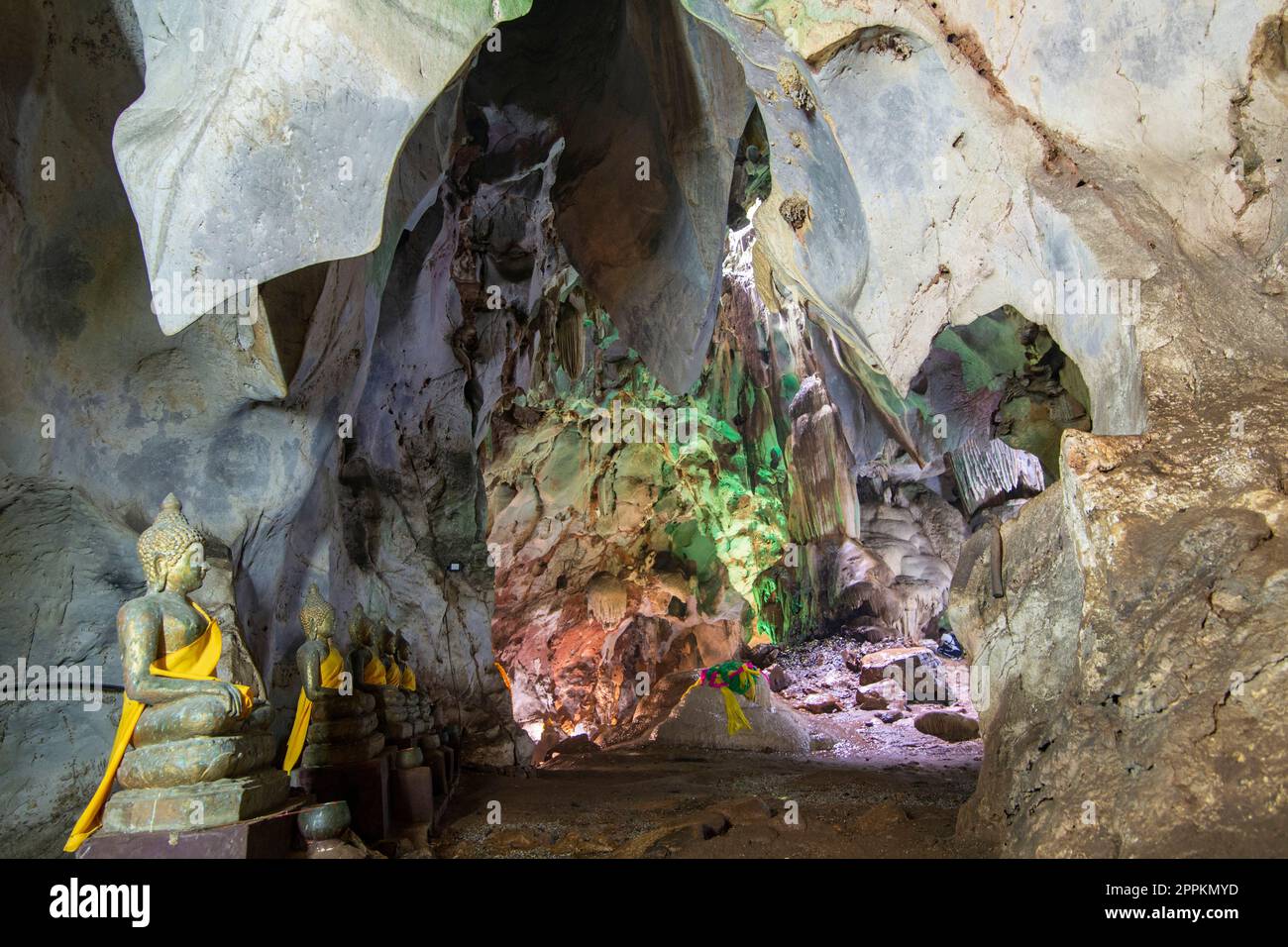 THAILAND PRACHUAP BANG SAPHAN MA RONG CAVE Stock Photo - Alamy