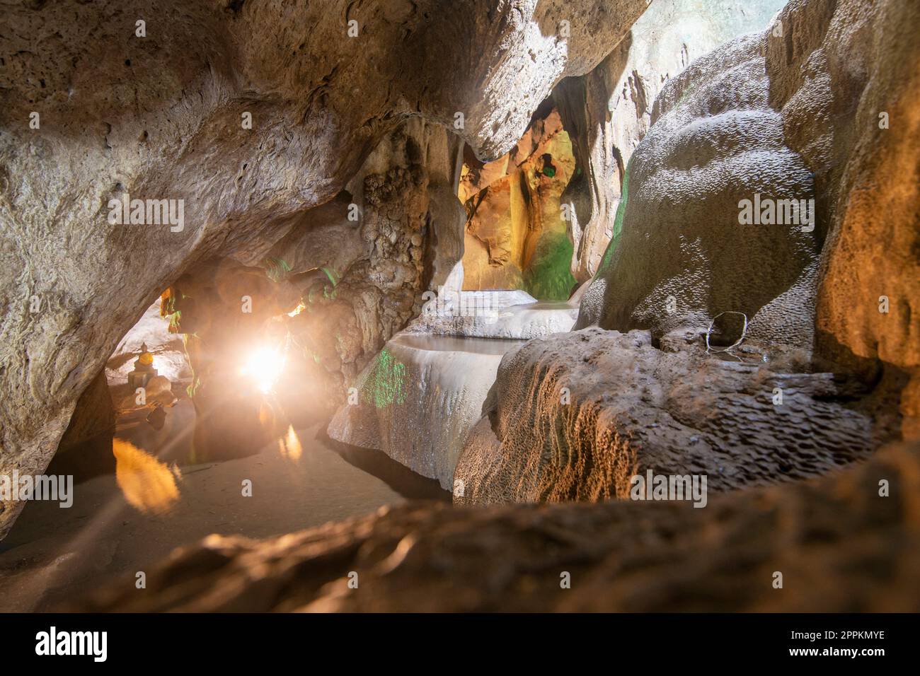 THAILAND PRACHUAP BANG SAPHAN MA RONG CAVE Stock Photo - Alamy