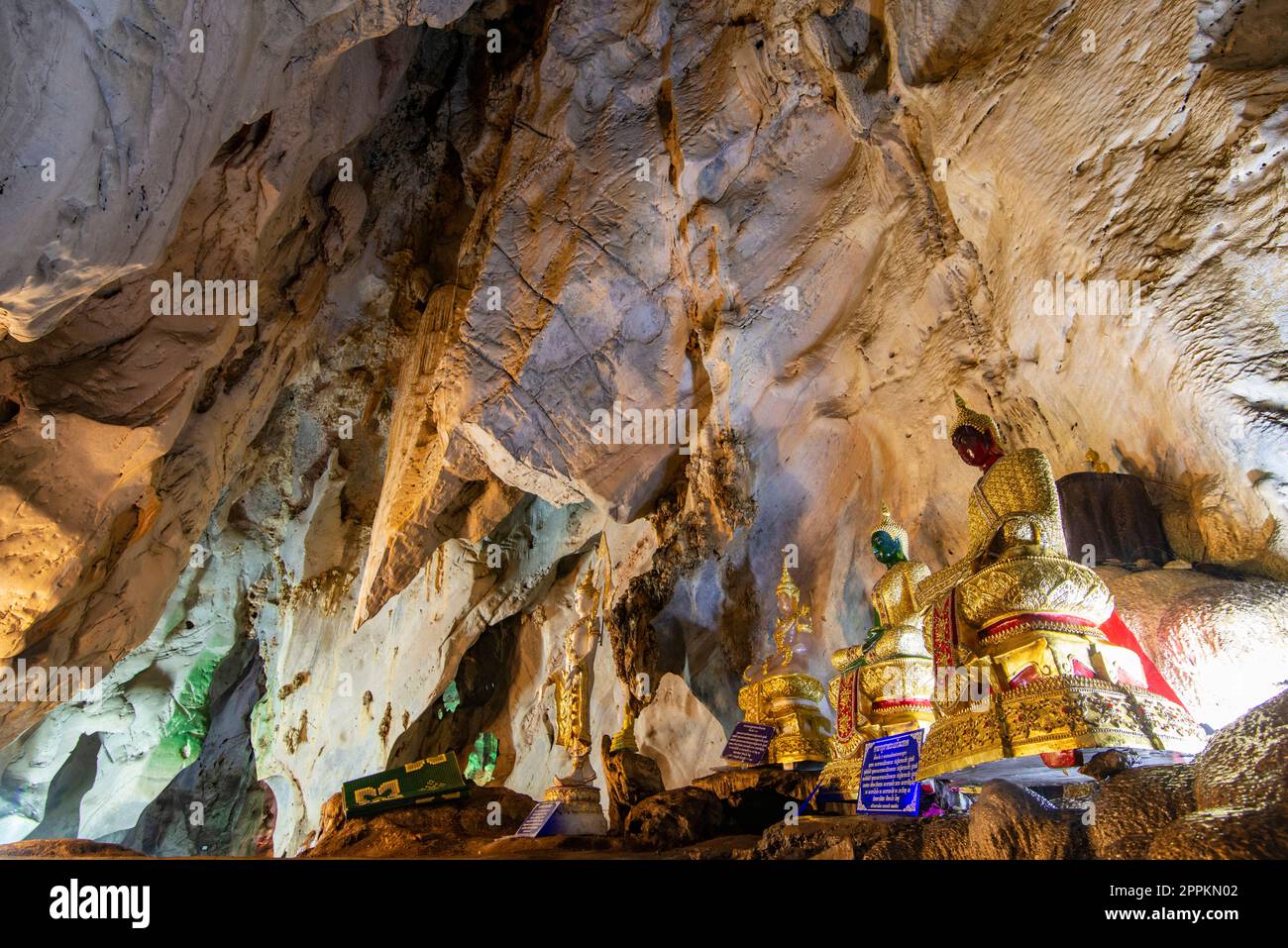 THAILAND PRACHUAP BANG SAPHAN MA RONG CAVE Stock Photo - Alamy