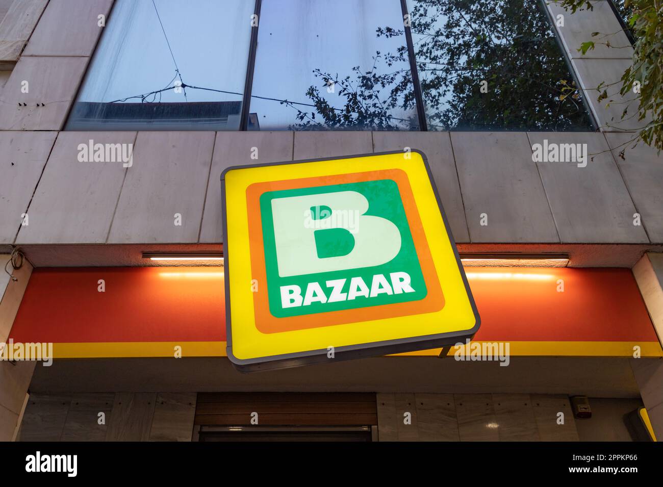 Supermarket greece hi-res stock photography and images - Alamy