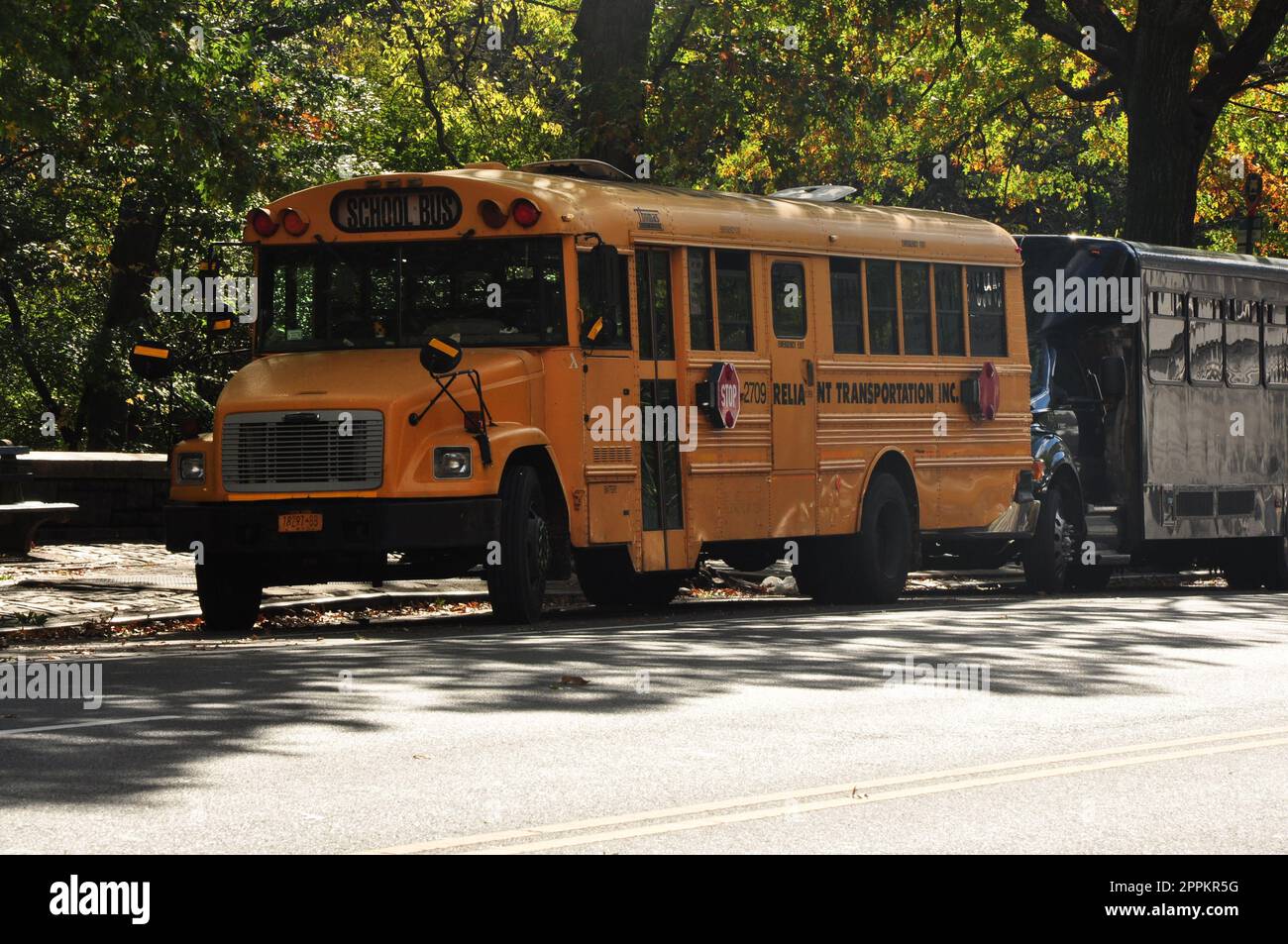 American yellow school bus in hi-res stock photography and images - Alamy