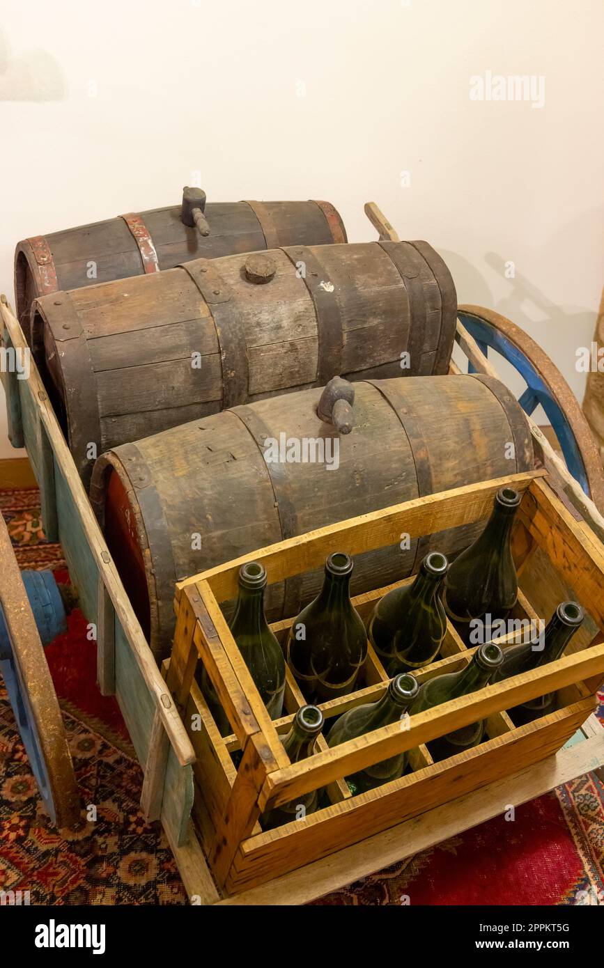 Traditional winemaking hi-res stock photography and images - Alamy