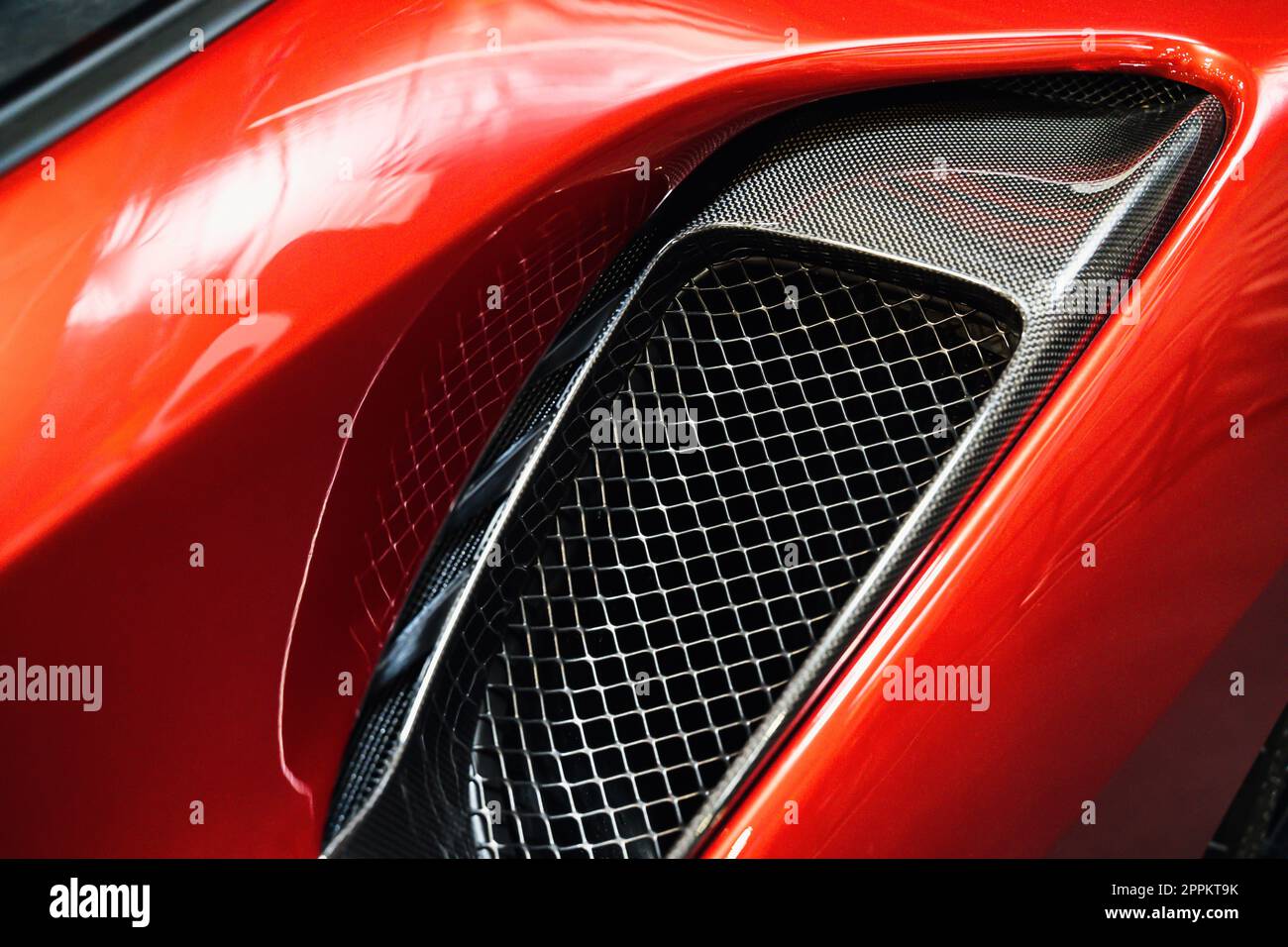 Red car with white stripes hi-res stock photography and images - Alamy