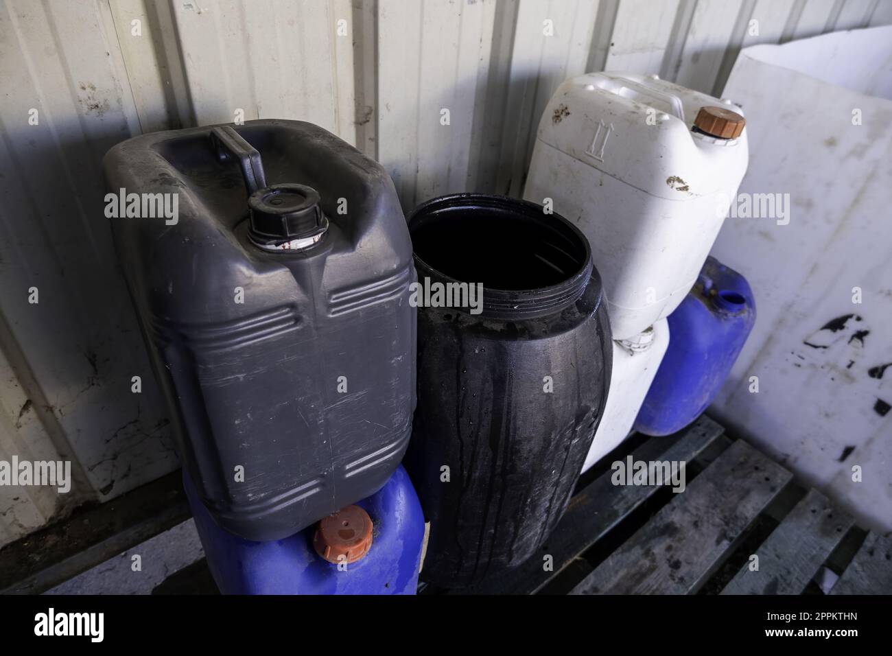 Used oil bottle fry Stock Photo - Alamy