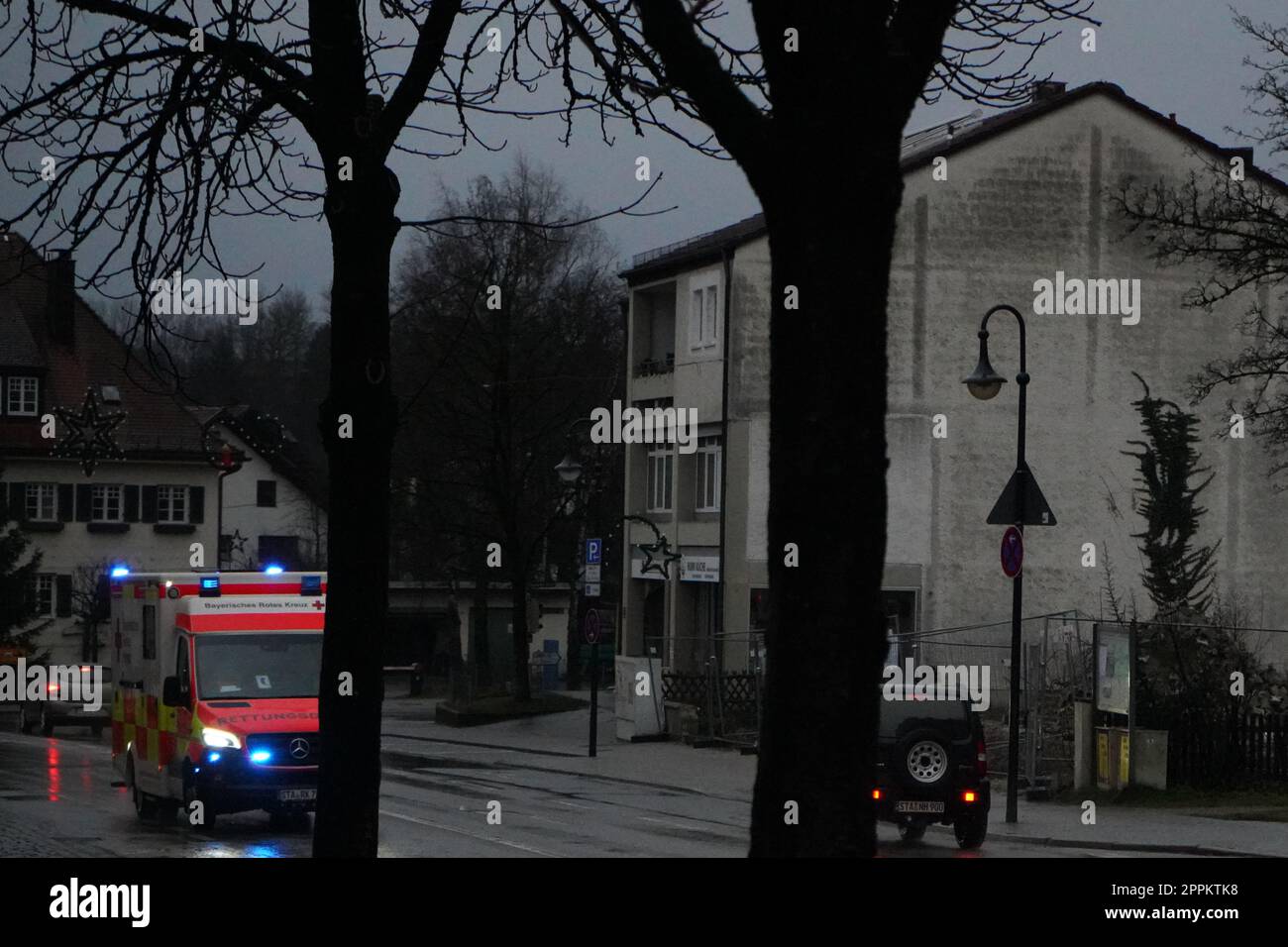Ambulance drives hi-res stock photography and images - Alamy