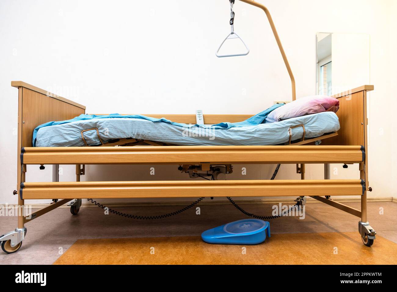 Adjustable bed hi-res stock photography and images - Alamy