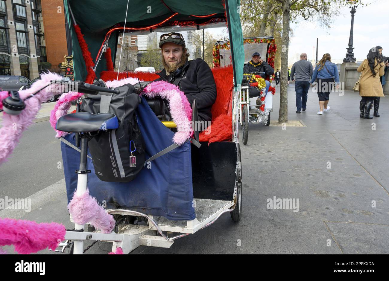 London cycle rickshaw hi-res stock photography and images - Alamy