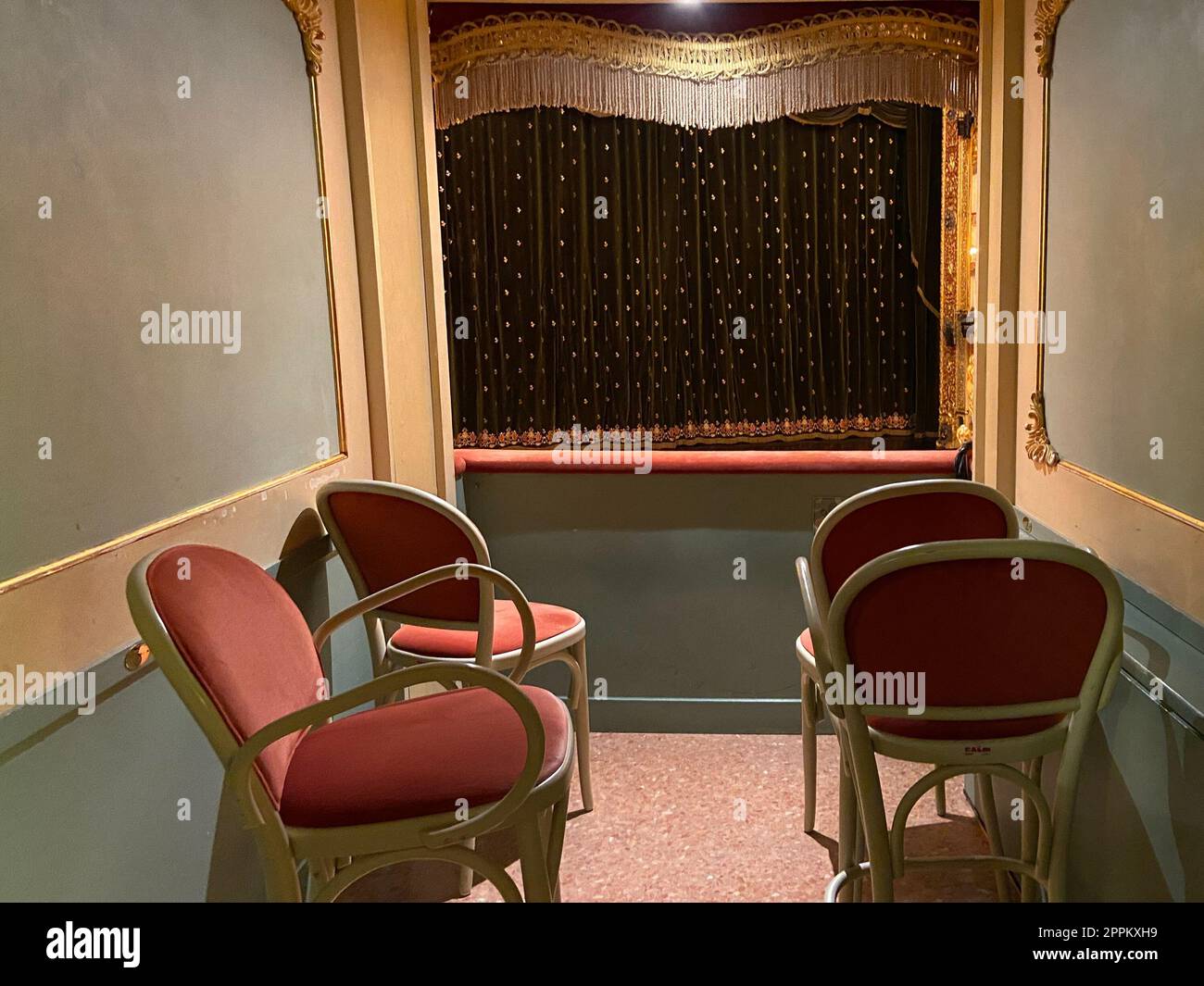 inside lodge in opera house Gran Teatro la Fenice Stock Photo - Alamy