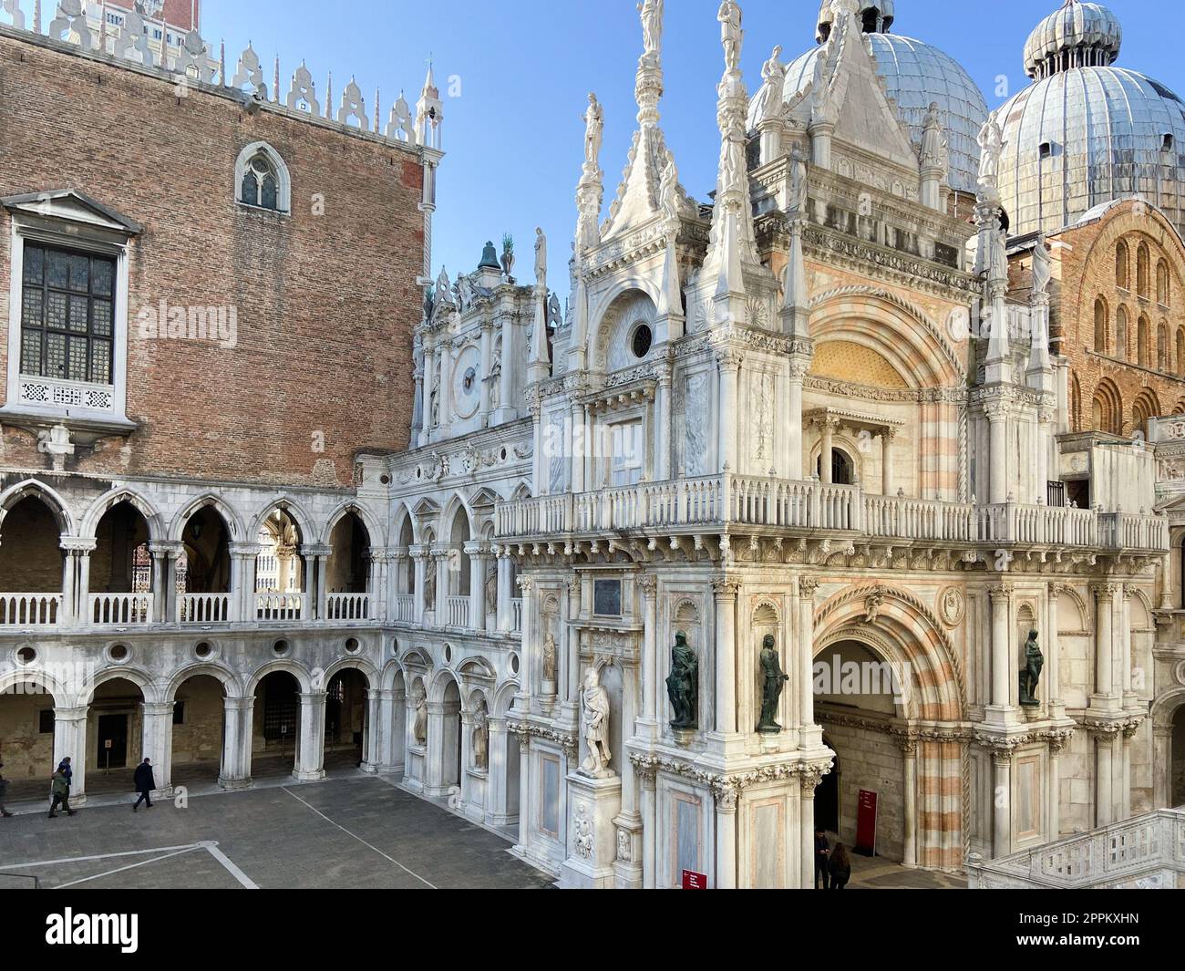 Doge's Palace and St Mark's Basilica in Venice Stock Photo - Alamy