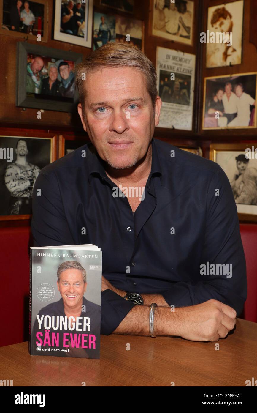 Reportage hi-res stock photography and images - Alamy