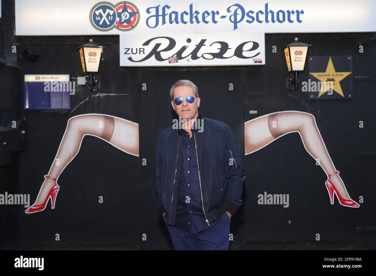 Reportage hi-res stock photography and images - Alamy