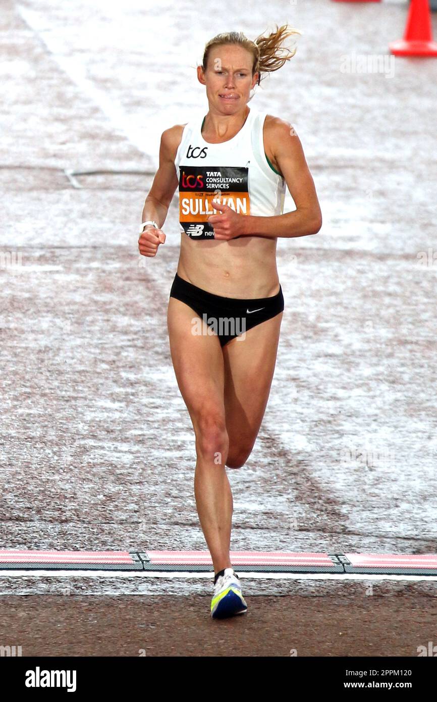 Susanna SULLIVAN (USA) in the womens race in the 2023 TCS London Marathon Stock Photo - Alamy