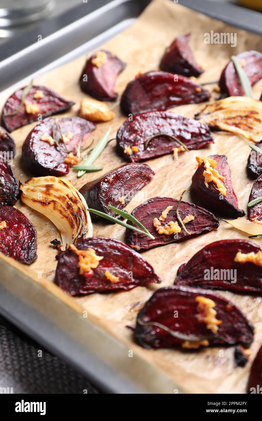 Roasted beetroot slices in baking dish, closeup Stock Photo - Alamy