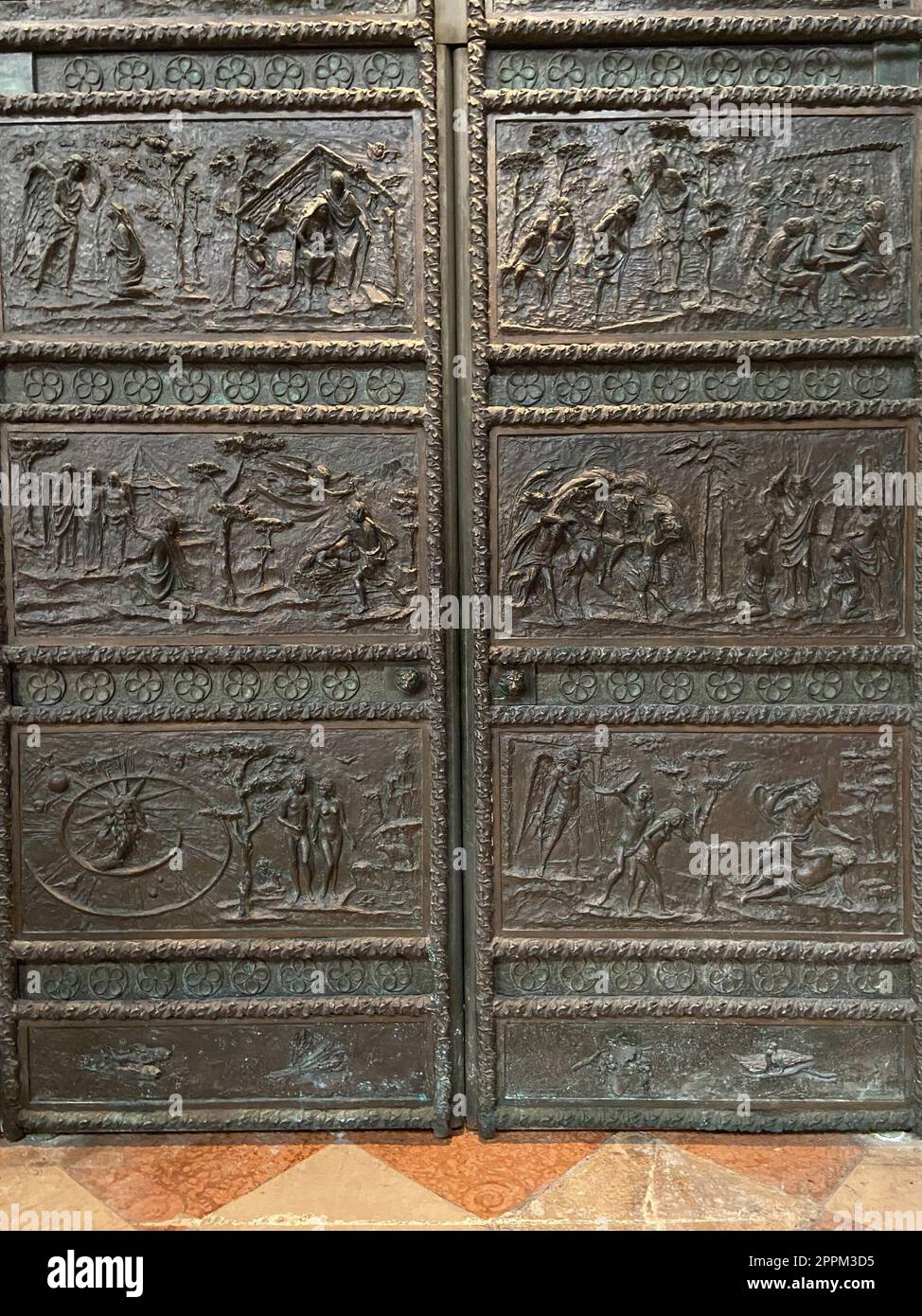 medieval gate in Chiesa di Santo Stefano in Venice Stock Photo - Alamy