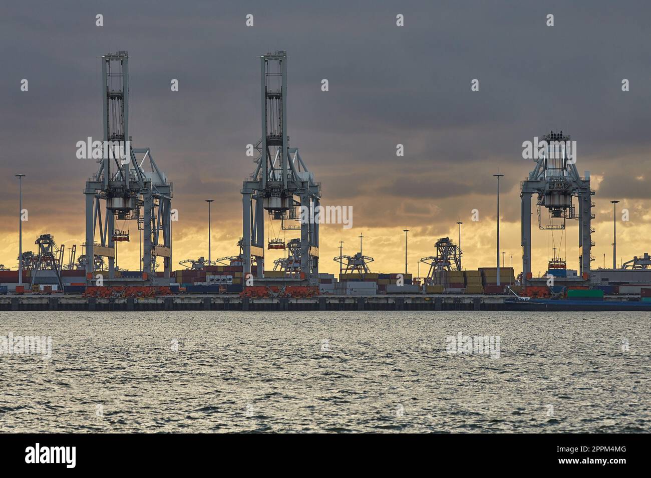Quay cranes container terminal hi-res stock photography and images - Alamy
