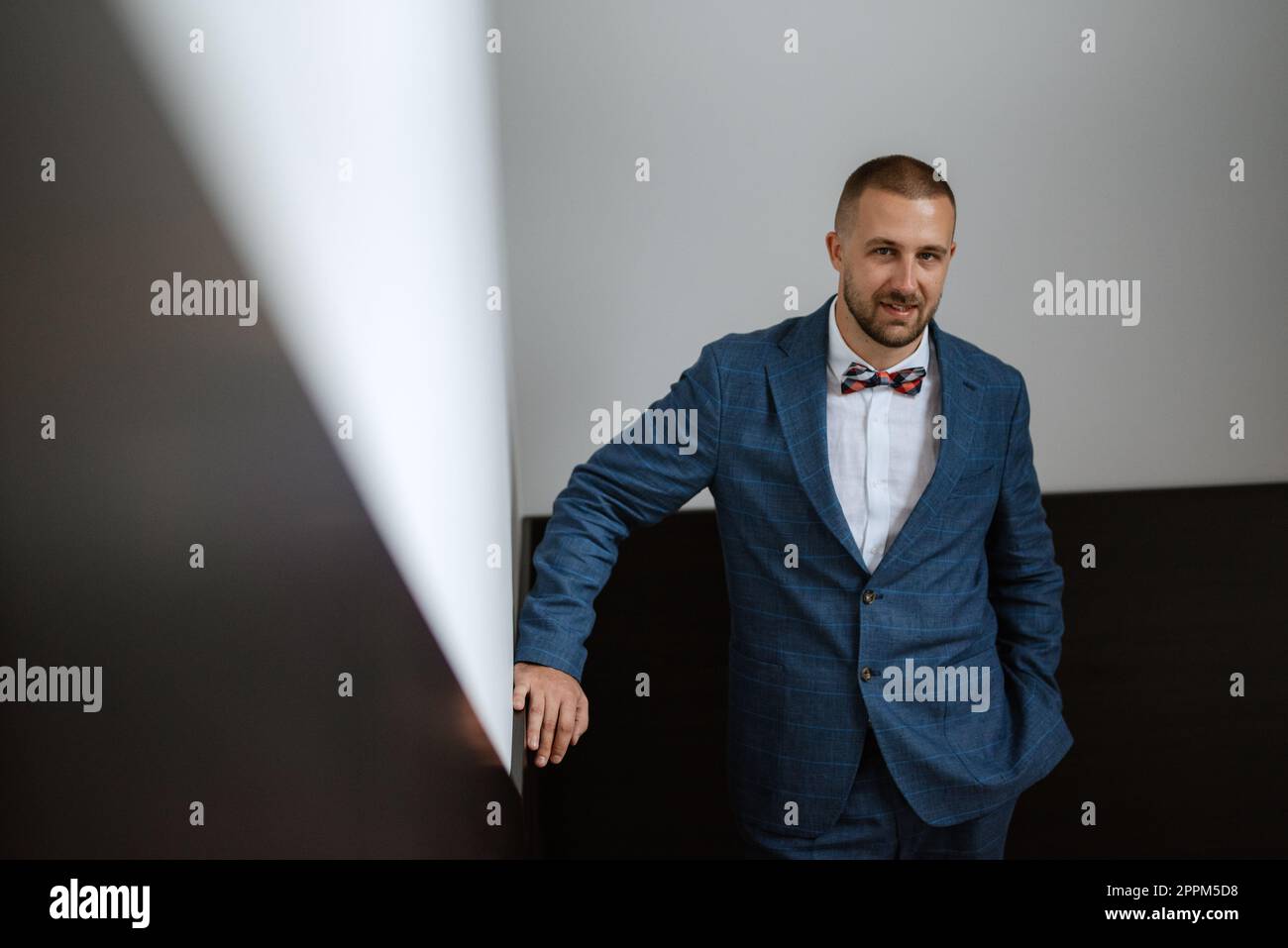 Portrait suit tie beard hi-res stock photography and images - Alamy