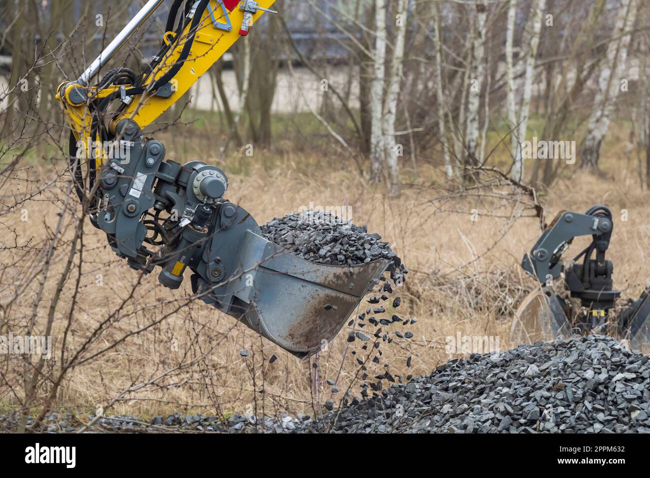 Loading shovel hi-res stock photography and images - Alamy