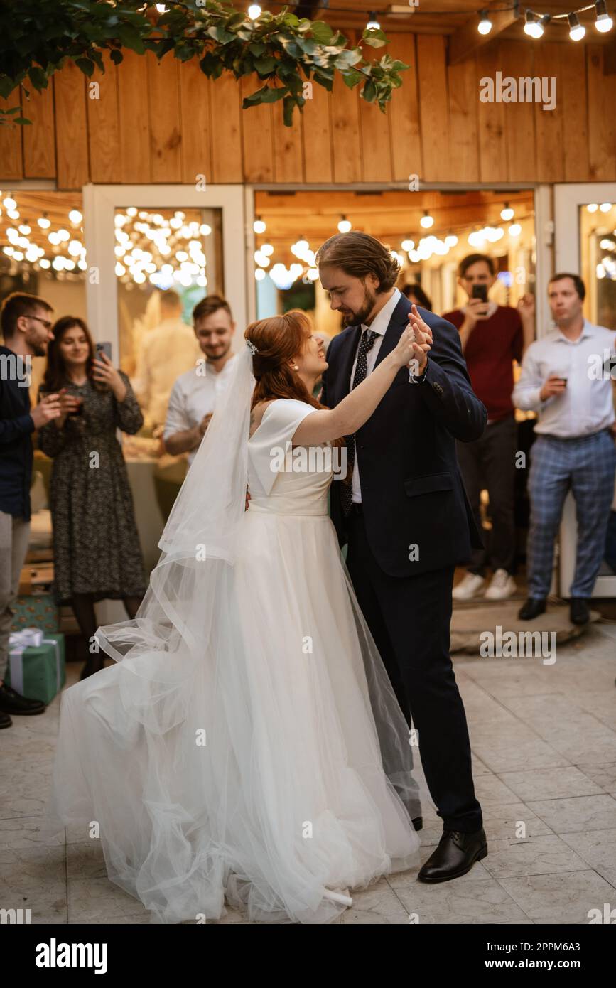 the first wedding dance of the bride and groom Stock Photo - Alamy
