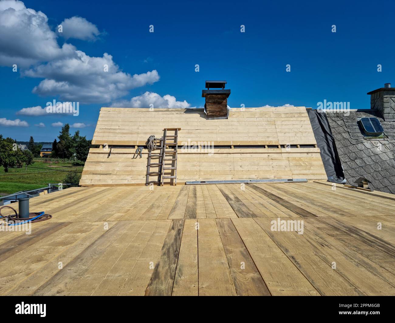 Roof installation on wooden beam hi-res stock photography and images ...