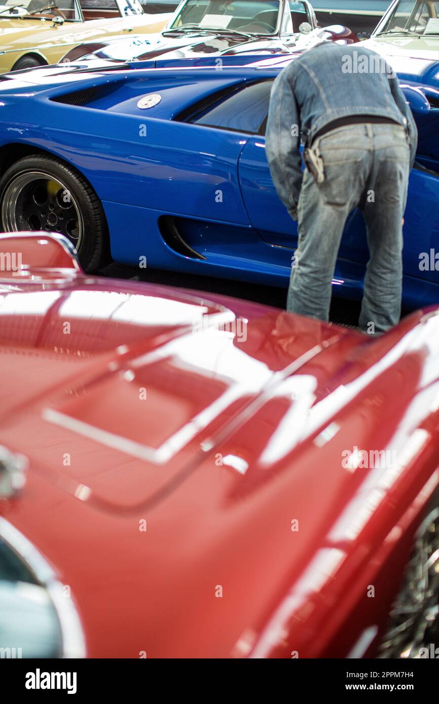 Old cars for sale hi-res stock photography and images - Alamy