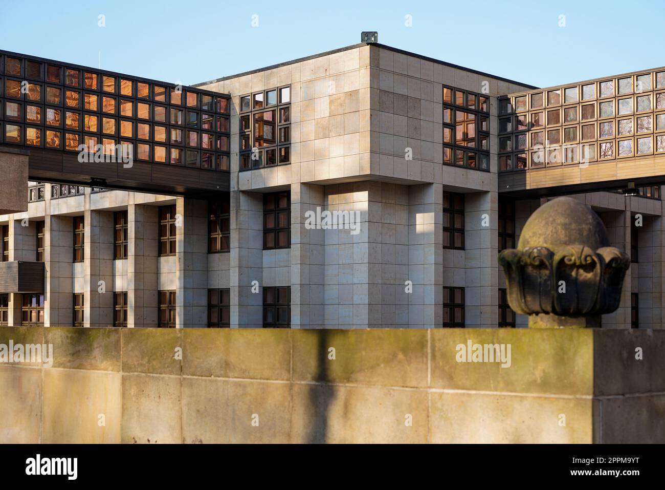 Semper zwei hi-res stock photography and images - Alamy