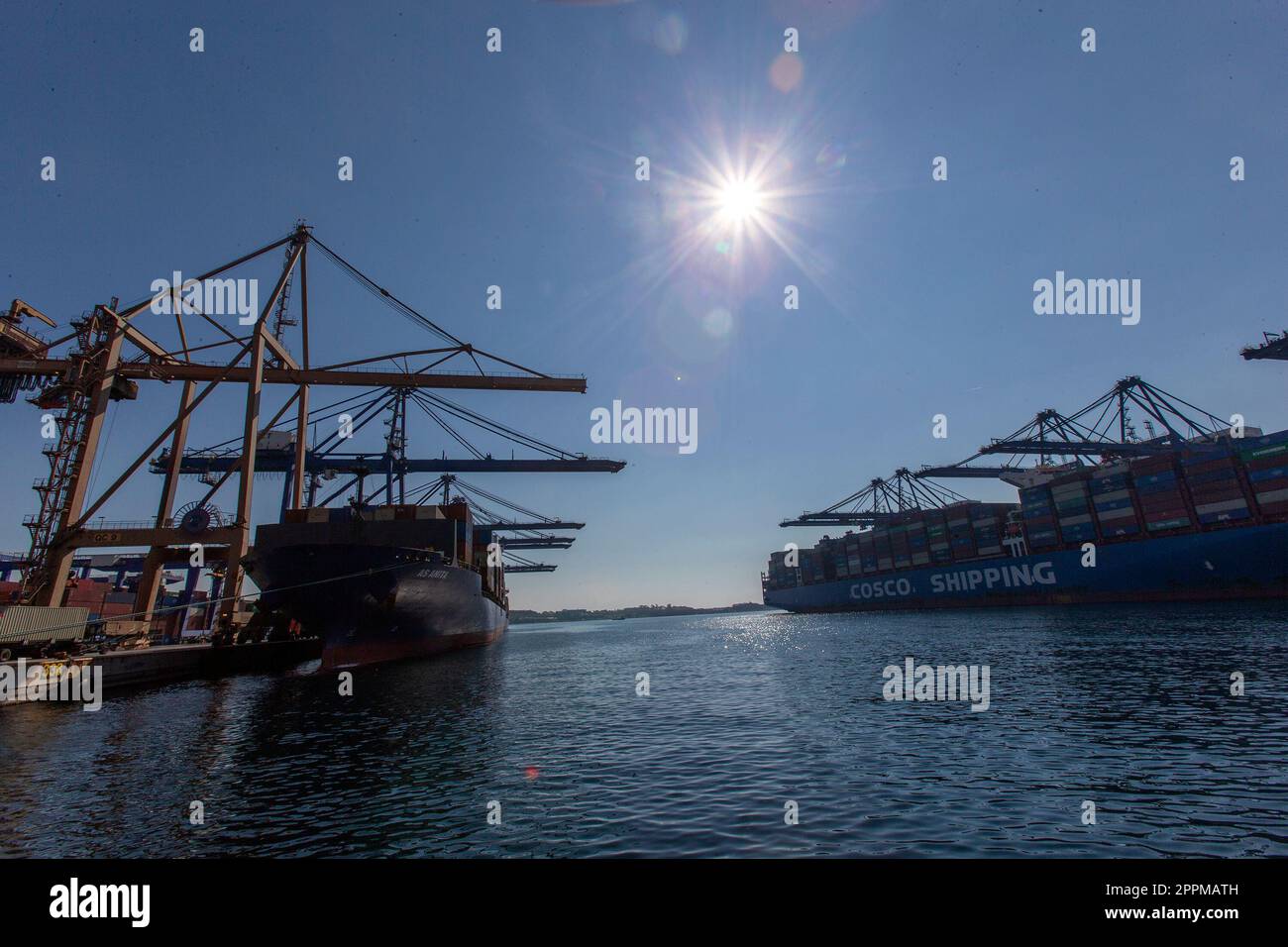 Terminal ii hi-res stock photography and images - Alamy